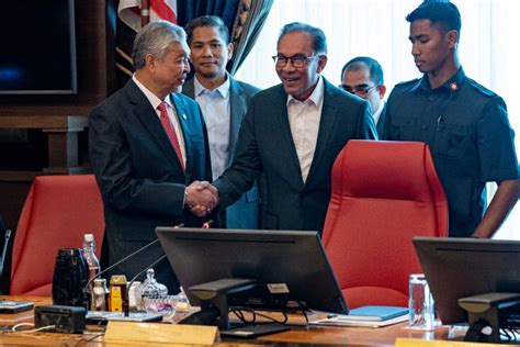 安华主持新内阁会议 料3pm将召开记者会 马来西亚诗华日报新闻网