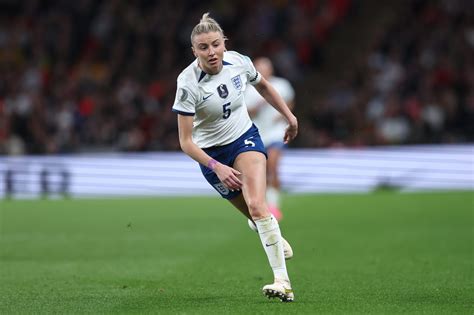 Leah Williamson Tears Acl Leaving Major Question Mark For England Flipboard