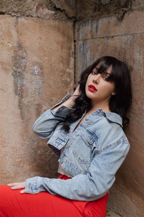 ممثلة الأفلام الإباحية ويتني رايت تصل سوريا وتثير الجدل بعبارة فلسطين حرة البوابة