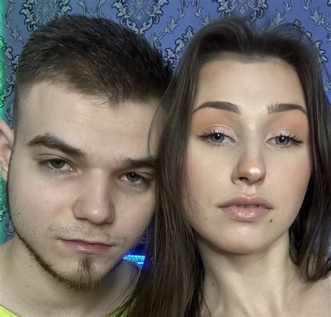 Vikki And George Webcam Show Girls Chat