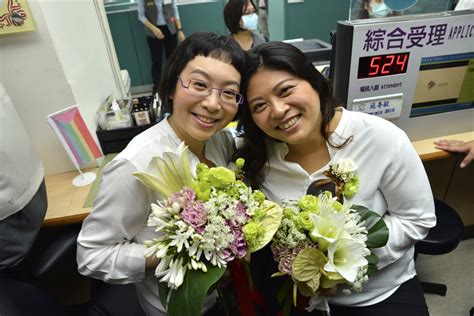 Lezs 女人國 同婚首日， 同志新人幸福啟航