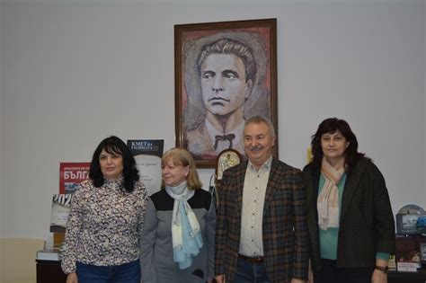 Представителите на синдикатите и кмета на Монтана договориха увеличение на плащанията за учителите