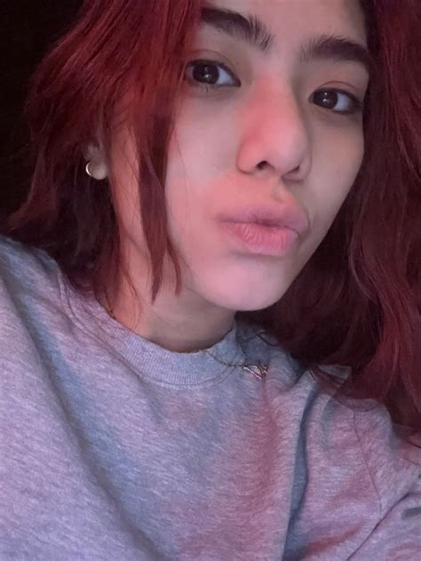 Bini Mikha Bare Face Pretty Brunette Red Hair