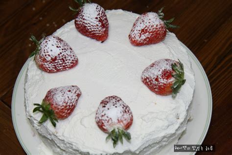 봄에 어울리는 딸기생크림케익만들기