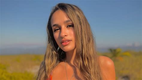 Jazz Jennings Shows Off Her 100 Lb Weight Loss In A Plunging Orange