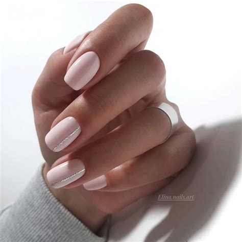 Naturalne Paznokcie Nude Delikatne I Eleganckie Wzory Kt Re Was Urzekn Unghie Semplici Ed