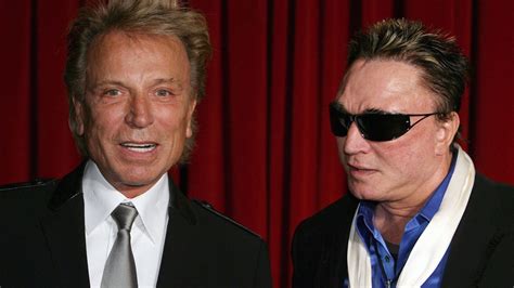 Mantecore The Tiger That Attacked During Siegfried And Roy Show Dies Cnn