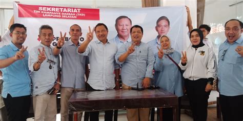 Tingkatkan Gizi Masyarakat Tim Pemenangan Prabowo Gibran Bagikan Susu