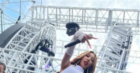 제시 런던에서 파격 언더붑 패션 공개 시선 강탈