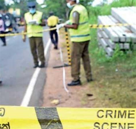 நேற்று மாலை ஆண்களுடன் விடுதி ஒன்றுக்கு சென்ற இளம் பெண் இன்று காலை விடுதிக்கு பின்புறம் நிர்வாண