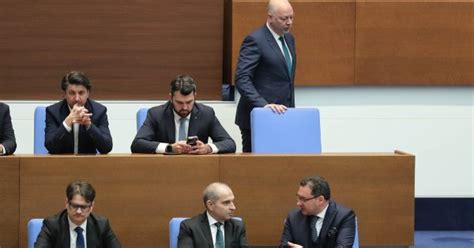 Депутатите гласуват втория вот на недоверие към кабинета Желязков Bgonair
