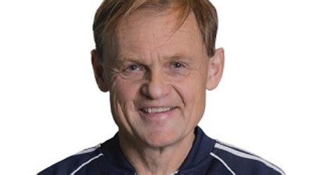 [절대 강자 나이키 흔들…운동화 시장 지형 변화] 아디다스 부활에 영업익 6배 뛴 韓 운동화 Odm사