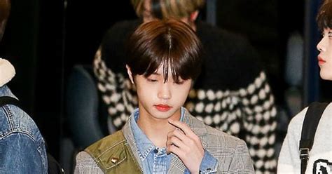 [포토] 엑스원 손동표 물끄러미~깊은 생각중