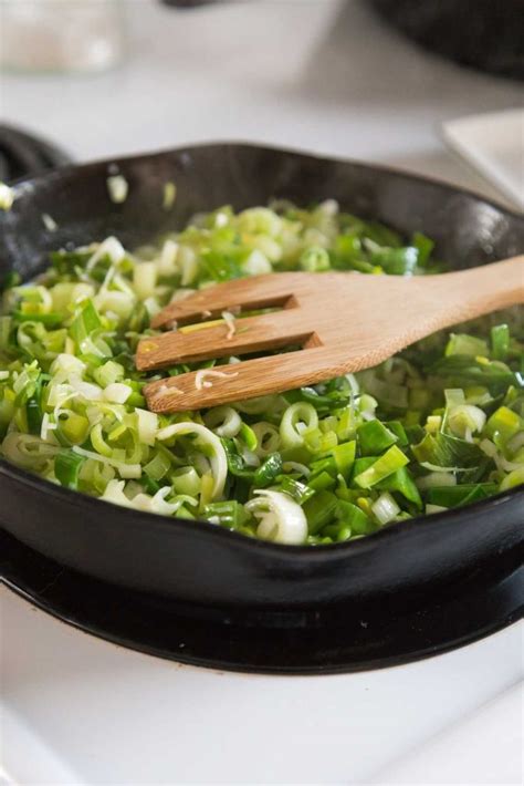 What Are Leeks And What Do Leeks Taste Like IzzyCooking