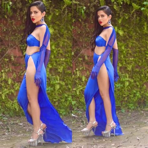 Bigg Boss Fame Urfi Javed Goes Without Underwear In High Slit Dress
