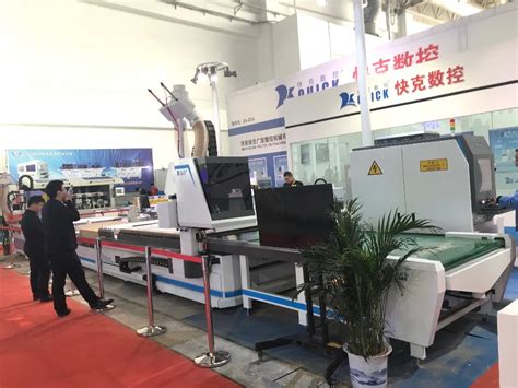 ATC Auto Loading And Unloading CNC Router For Wood Furniture