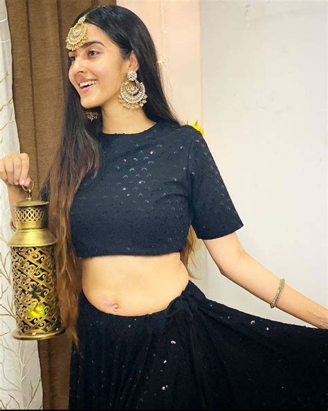 Simrat Kaur Navel In Black Lehenga Scrolller