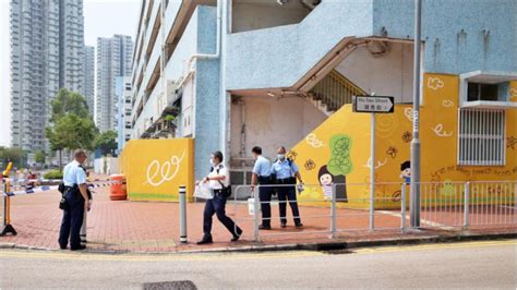屯门六旬汉悦湖山庄停车场梯间堕行人路 送院不治 星岛日报