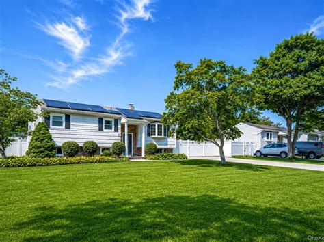 Suffolk County Ny Foreclosure Homes For Sale 56 Homes Zillow