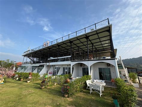 ห้องริมผา ชั้นล่าง มี 16 ห้อง ห้องละ 2 000 บาท ฟรีอาหารเช้าสำหรับทุกท่านครับ 🙏🏻📌💐 โปรโมชั่น📣