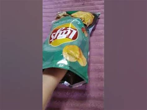 Я ем Чипсы Lays Белые грибы со сметаной - YouTube