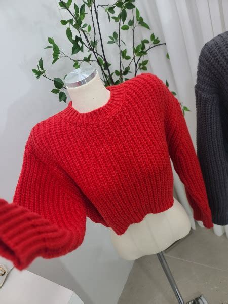 도톰 탄탄 라운드 하찌 크롭니트 겨울니트 라운드니트 벌룬소매니트 빨강니트 새빨강 예쁜크롭기장 원단탄탄 에이블리