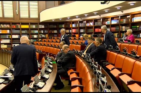 Телевизија 24 Кандидатите за нови амбасдори “реферираа“ во Собранието