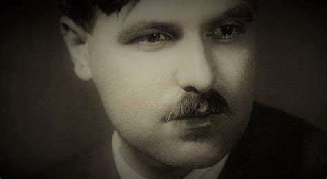 Ангел Каралийчев омайният разказвач на приказки за малки и големи