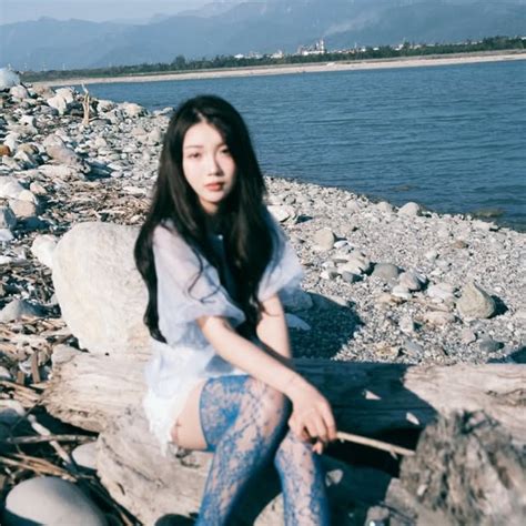 苏苏 Ann1027 • Threads Say More