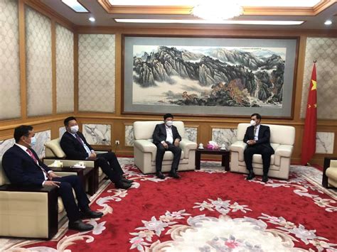 УИХ ын гишүүн Б Дэлгэрсайхан Т Энхтүвшин нар элчин сайд Цай Вэнь Руйтай албан уулзалт хийлээ