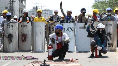 စစ်ကောင်စီအသက်သွင်းတဲ့ ပြည်သူ့စစ်မှုထမ်းဥပဒေ လူထုဘယ်လိုအကျပ်ဆိုက်မလဲ Bbc News မြန်မာ