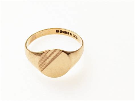 9ct Gold Signet Ring 9 Kt Yellow Gold Ring Catawiki