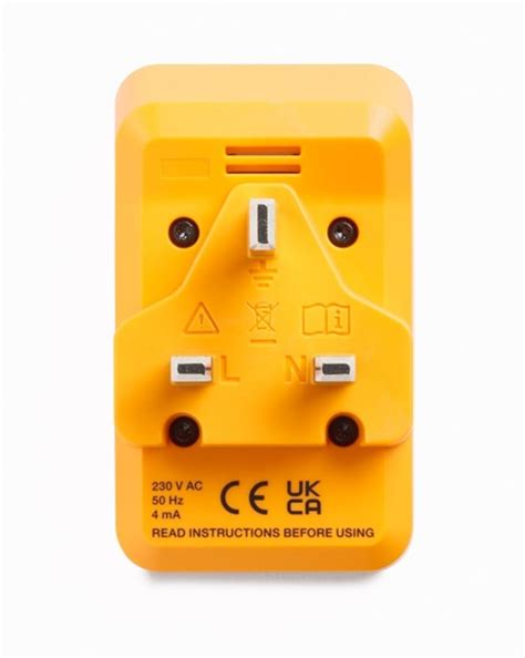 St240 Uk Fluke Fluke Mains Socket Tester 4ma 230v Ac Cat Ll 300v