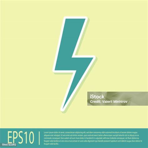 녹색 번개 아이콘 노란색 배경에 고립 플래시 아이콘입니다 충전 플래시 아이콘입니다 천둥 화살 조명 스트라이크 평면 디자인입니다 벡터 일러스트 0명에 대한 스톡 벡터 아트 및