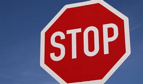 С 1 июня вступают в силу штрафы за распитие спиртных напитков и их хранение в открытой таре в