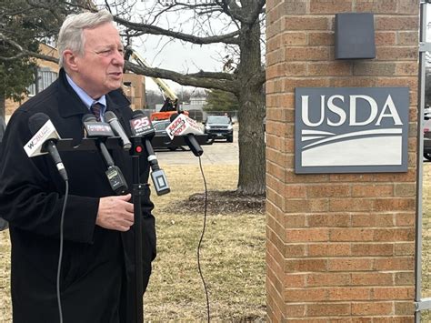 Illinois Sen Dick Durbin Calls Trump Administration Reductions Of Federal Agencies Unfair
