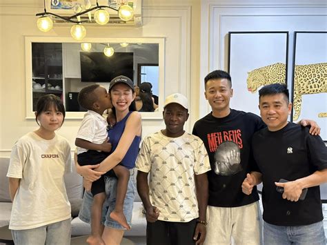 Thuỳ Tiên Cuối Cùng đã Hội Ngộ Lôi Con Lên Tiếng Làm Rõ Mối Quan Hệ Với Quang Linh Giữa Nghi