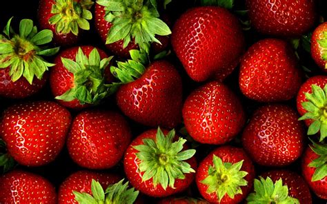 Hd Strawberry Delight Fresh And Juicy Food Wallpaper 1920x1200