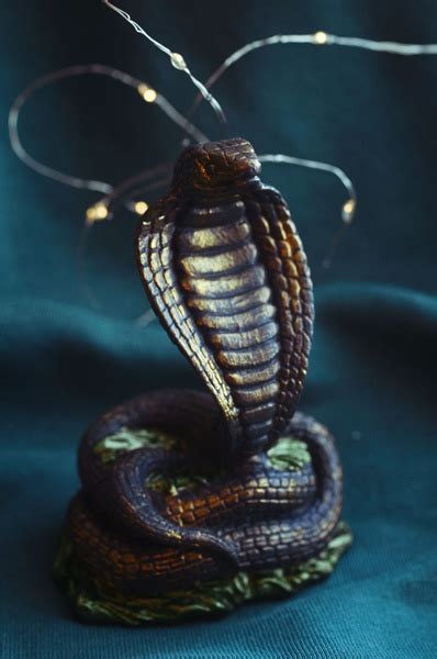 Статуэтка Змея кобра купить на Ozon по низкой цене 1419665457