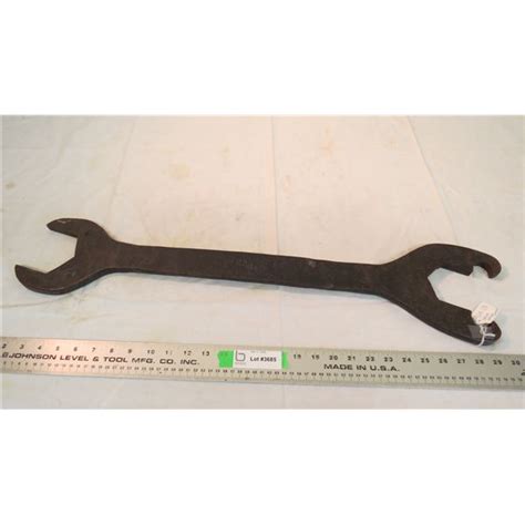 Cpr Steam Engine Wrench 29 5 Long Bodnarus Auctioneering