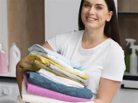 Премахнете мазните петна бързо от дрехите с помощта на този продукт