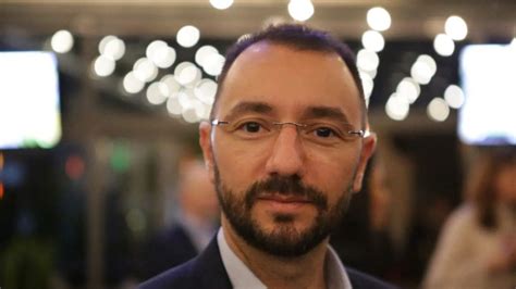 Антон Хекимян към избирателите Заставам до вас и съм готов отново да се боря за вашето доверие