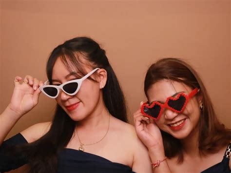 19 ไอเดียยอดนิยมเกี่ยวกับ เดรสสีน้ําเงินใส่กับรองเท้าสีอะไร ในปี 2024