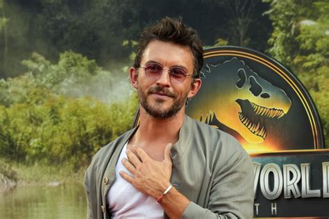 Jonathan Bailey Shares A Shirtless Sluttly Little Glasses Moment For