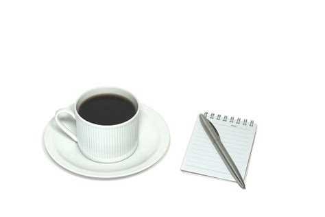 각도 모두 흰색 배경에 한 한 잔의 블랙 커피 접시와 펜 측면 메모장의 보기 측면 보기에 대한 스톡 사진 및 기타 이미지 측면 보기 컷아웃 펜 Istock