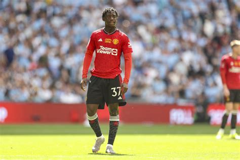 Robbie Savage Says Theres One Thing That Kobbie Mainoo Really