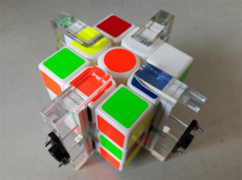 基于kociemba算法和颜色识别的解魔方机器人单片机stm32树莓派arduino开发板创意项目 聚丰项目 电子发烧友网