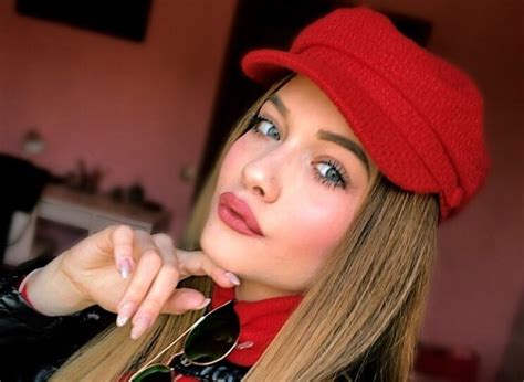 Giulia Mannucci Chi è Lalunna De Il Collegio