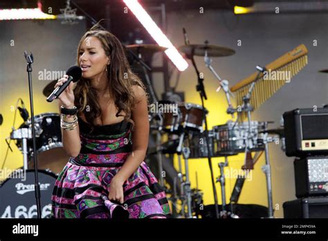 Uk Randb Diva Leona Lewis Appears At The 46664 Concert Honouring Nelson