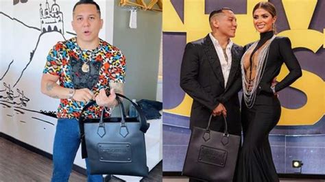 Edwin Luna Presume Lo Que Lleva En Su Bolso Pese A Ser Criticado En